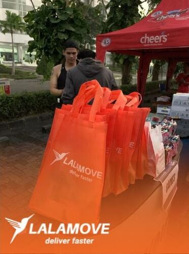 Lalamove Dukung Penyelenggaraan Color Fun Run 2023 di Surabaya