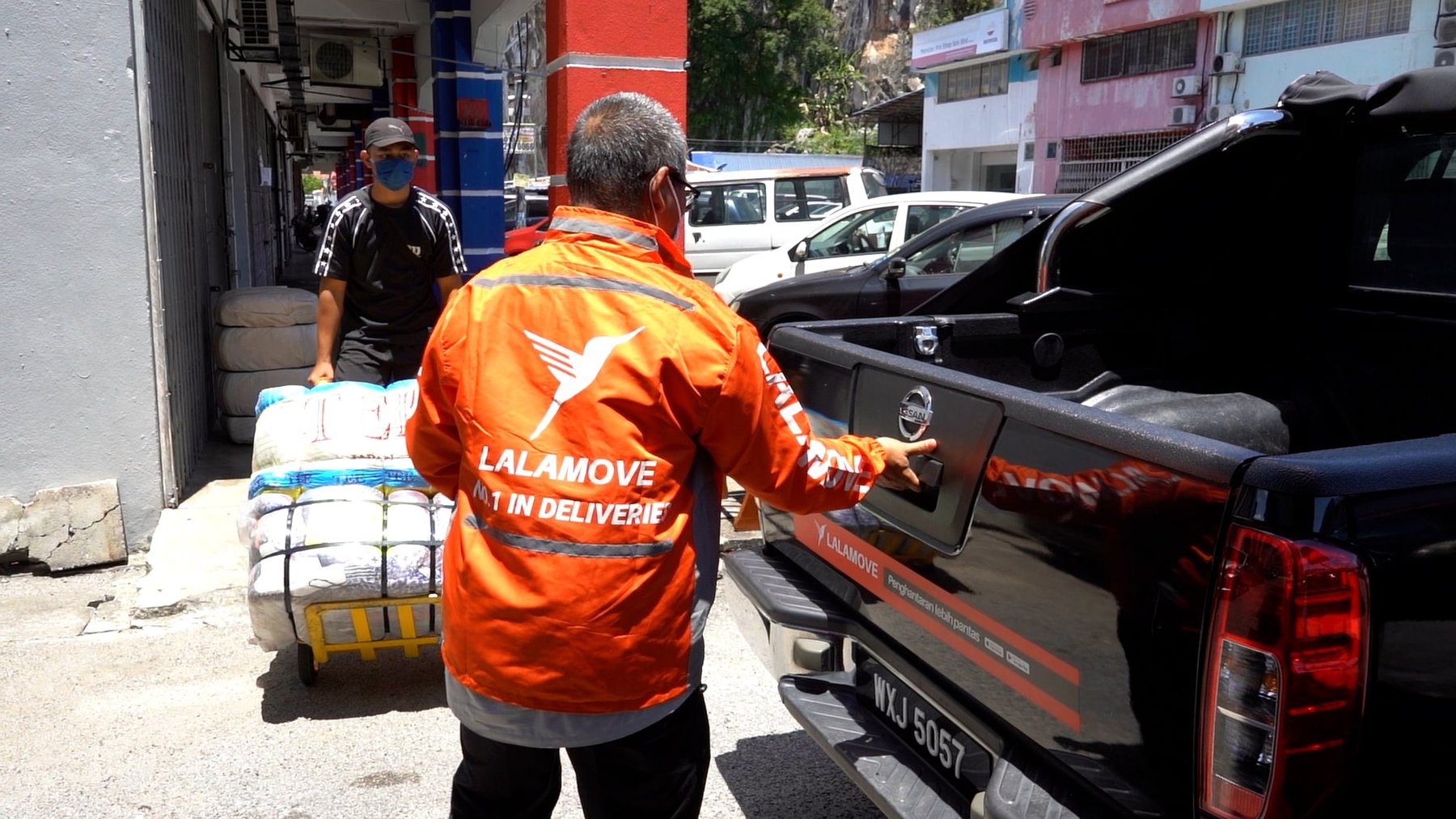 How A Bundle Clothing Supplier Improve Its Competitiveness With On ...