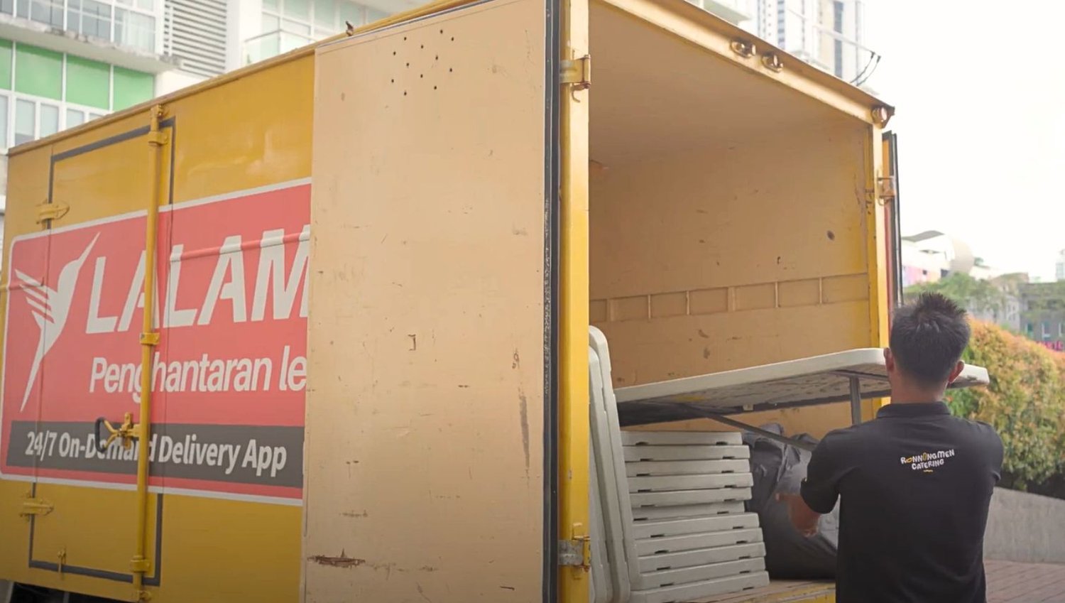 Leveraging Lalamove for Efficient Delivery With RunningMen Catering