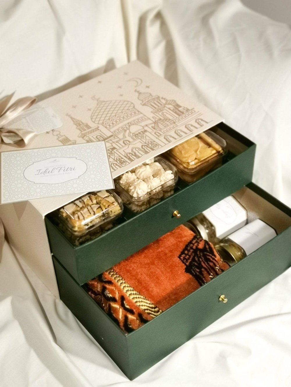 Cantik Banget! Cek 11 Ide Box Hampers Unik untuk Lebaran