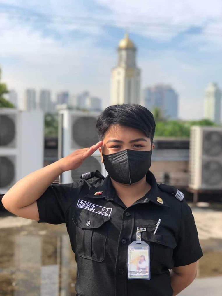 Babae sa Manibela: Kwentong Lalamove Lady Driver